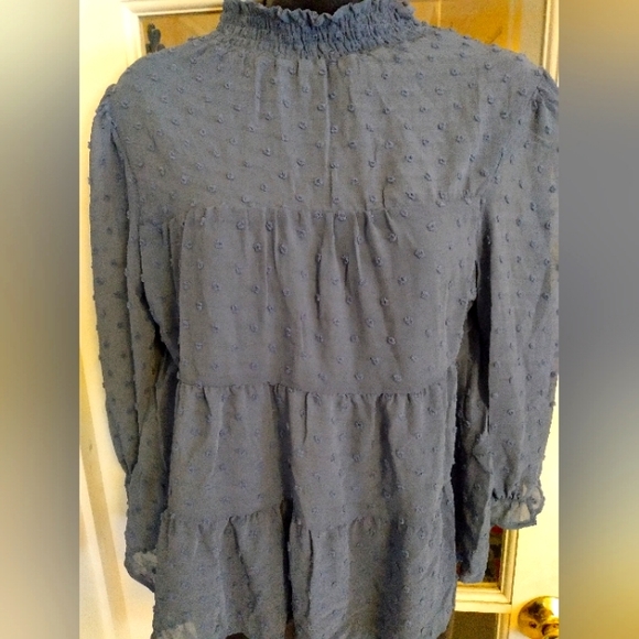 Monteau | Tops | Euc Monteau Los Angeles Blouse | Poshmark